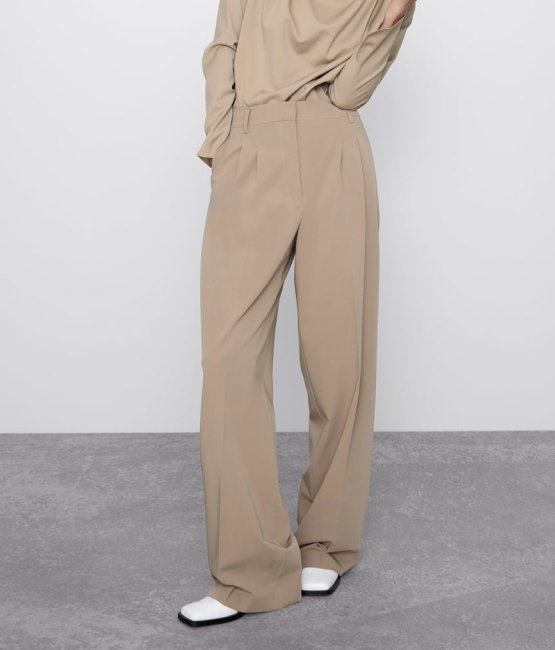 As calças largas são para quem quer estar confortável (sem perder estilo)