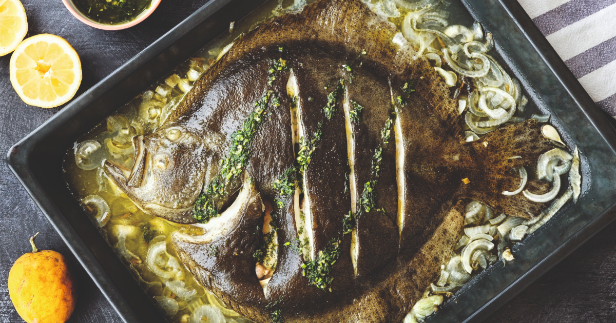 Pregado assado no forno com limão e aneto: a alegria à mesa